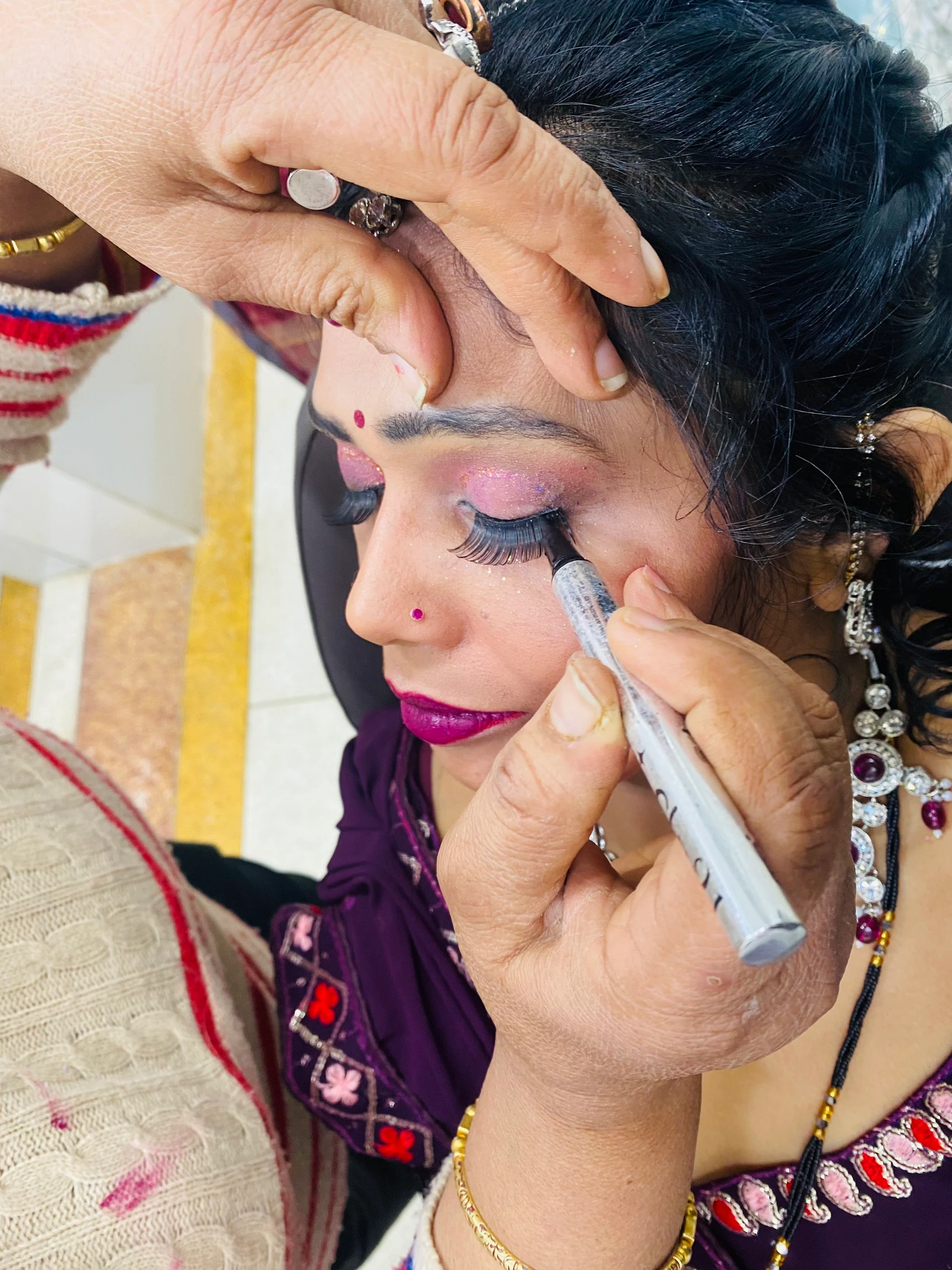 Demure Salon – Unveiling Beauty, Defining Elegance.